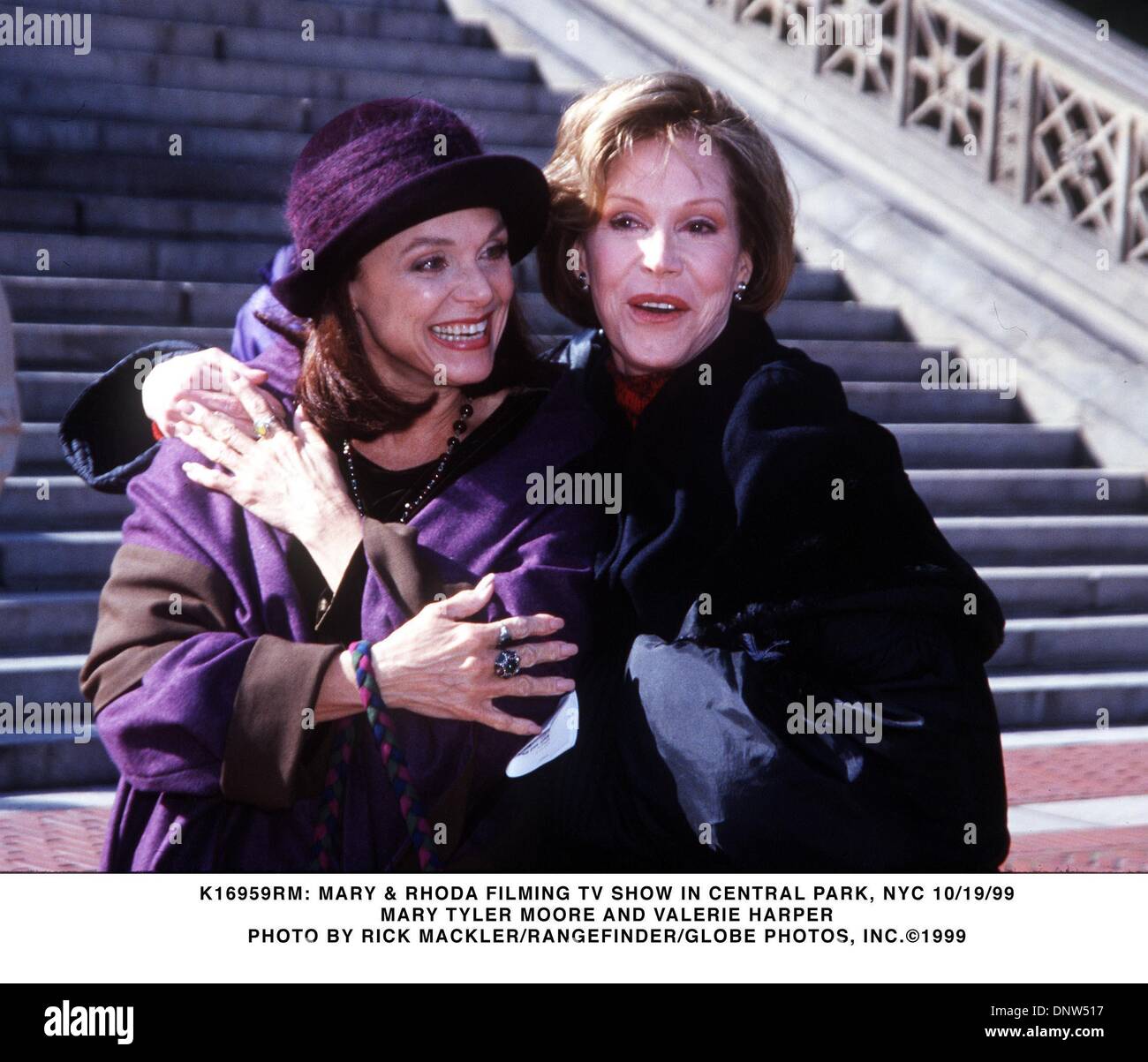Oct. 19, 1999 - K16959RM: MARY AND RHODA FILMING TV SHOW IN CENTRAL ...