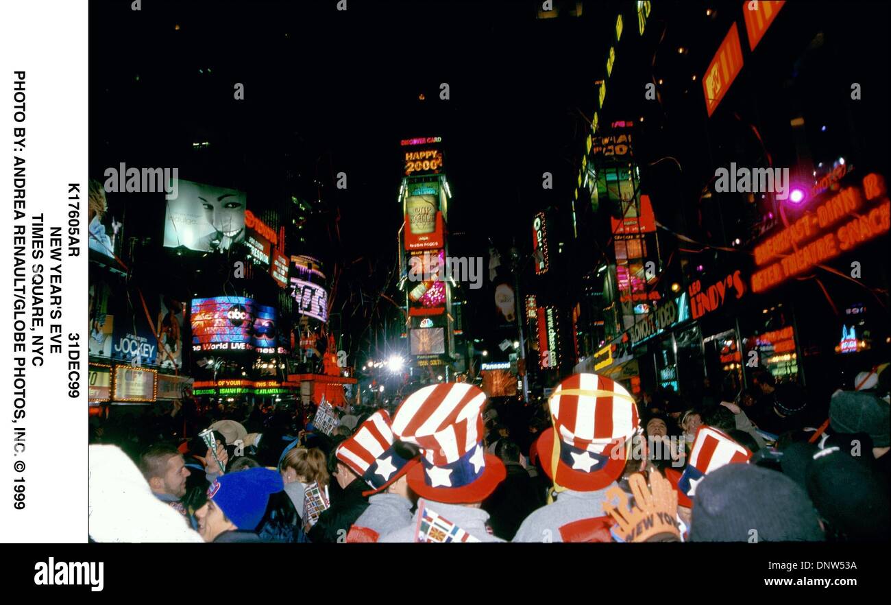 Times square new years eve 1999 hi-res stock photography and images - Alamy