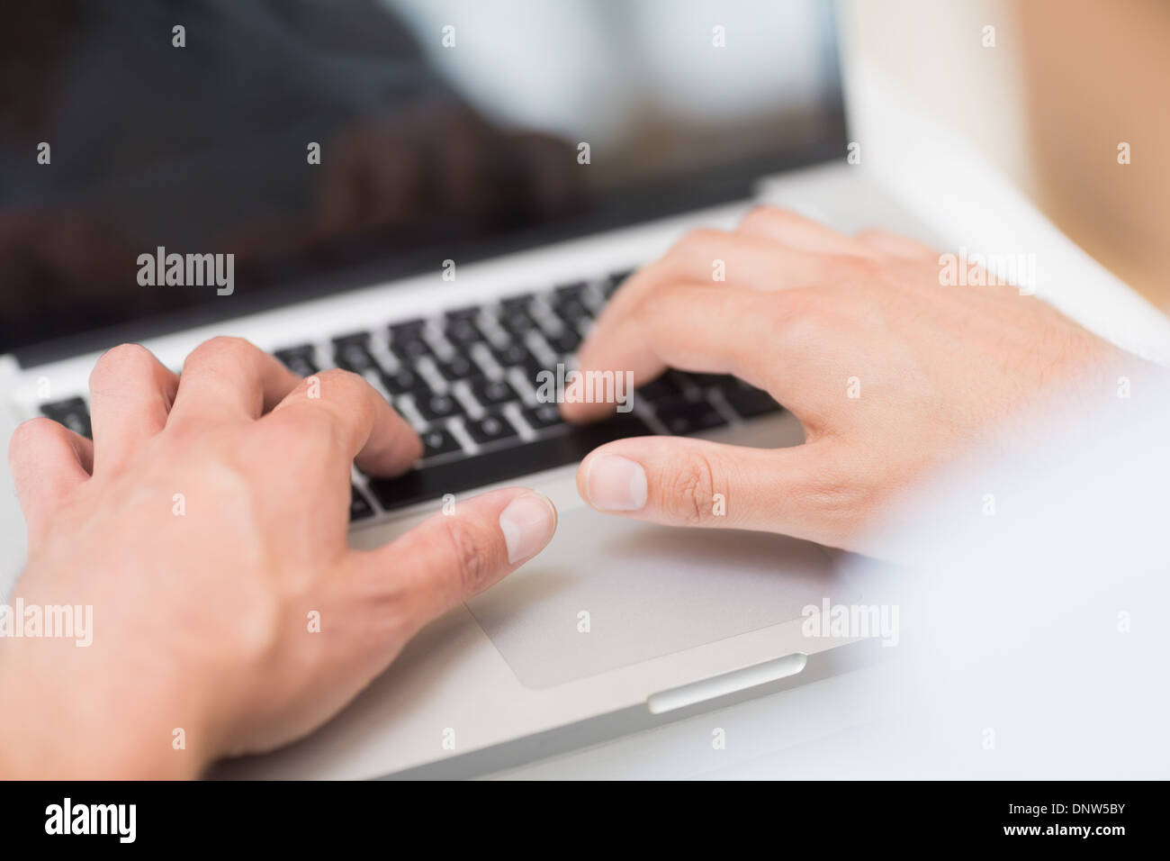 Hands keyboard and screen hi-res stock photography and images - Alamy