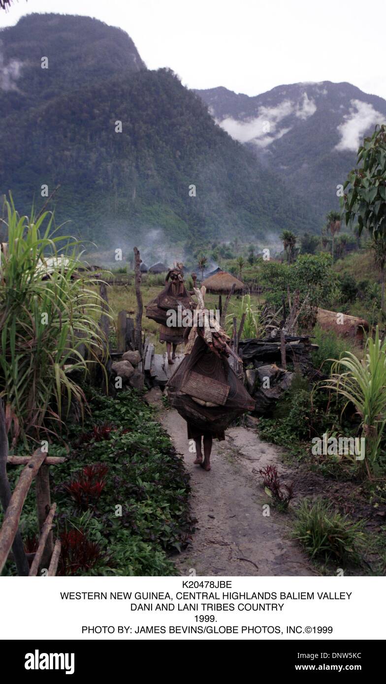 June 15, 2001 - K20478JBE.WESTERN NEW GUINEA, CENTRAL HIGHLANDS BALIEM ...
