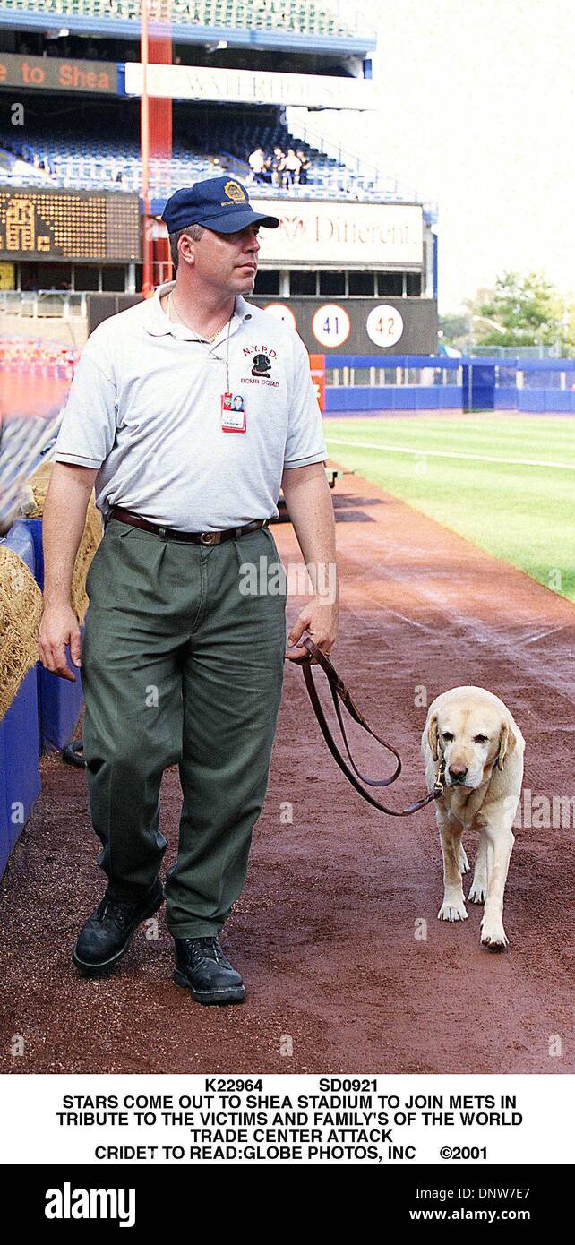 June 21, 2002 - K22964 SD0921.STARS COME OUT TO SHEA STADIUM TO JOIN ...