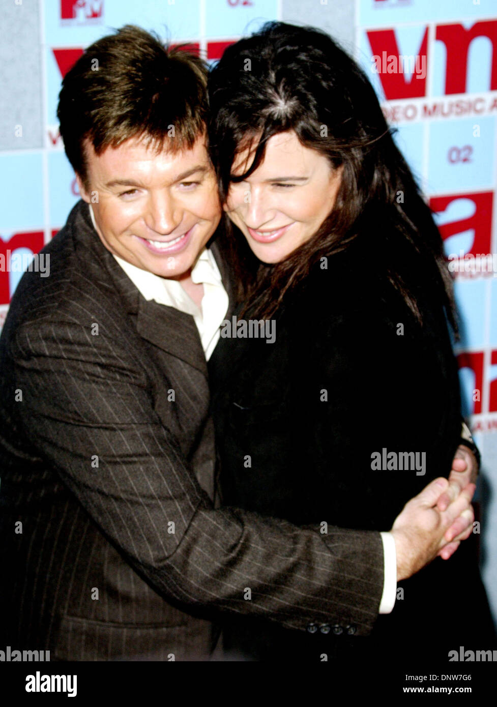 Aug. 30, 2002 - Mike Myers + wife Robyn.MTV Video Music Awards.Radio ...