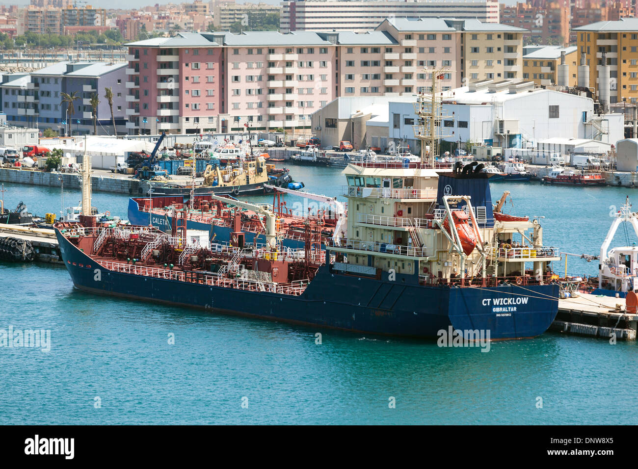 Bunkering vessels hi-res stock photography and images - Alamy