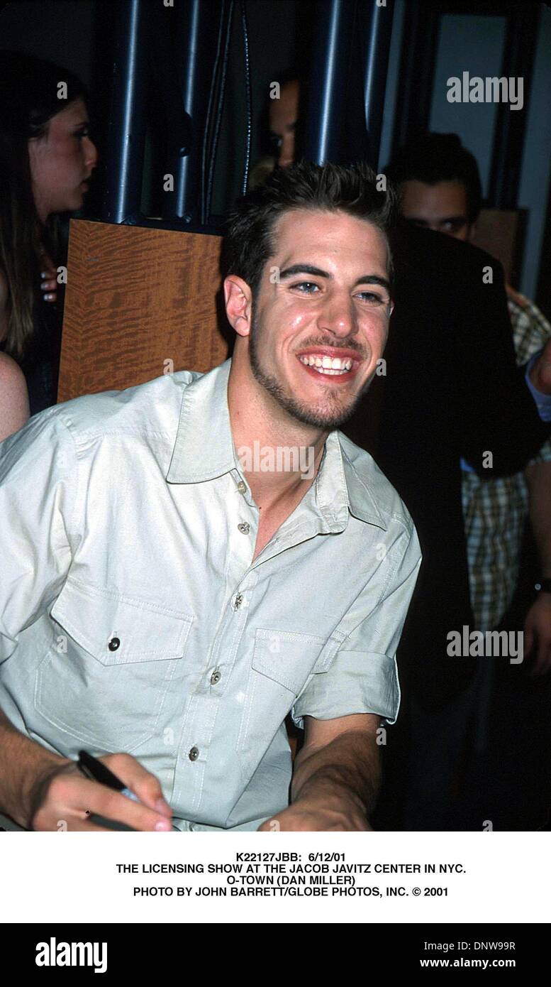 June 12, 2001 - K22127JBB: 6/12/01.THE LICENSING SHOW AT THE JACOB ...
