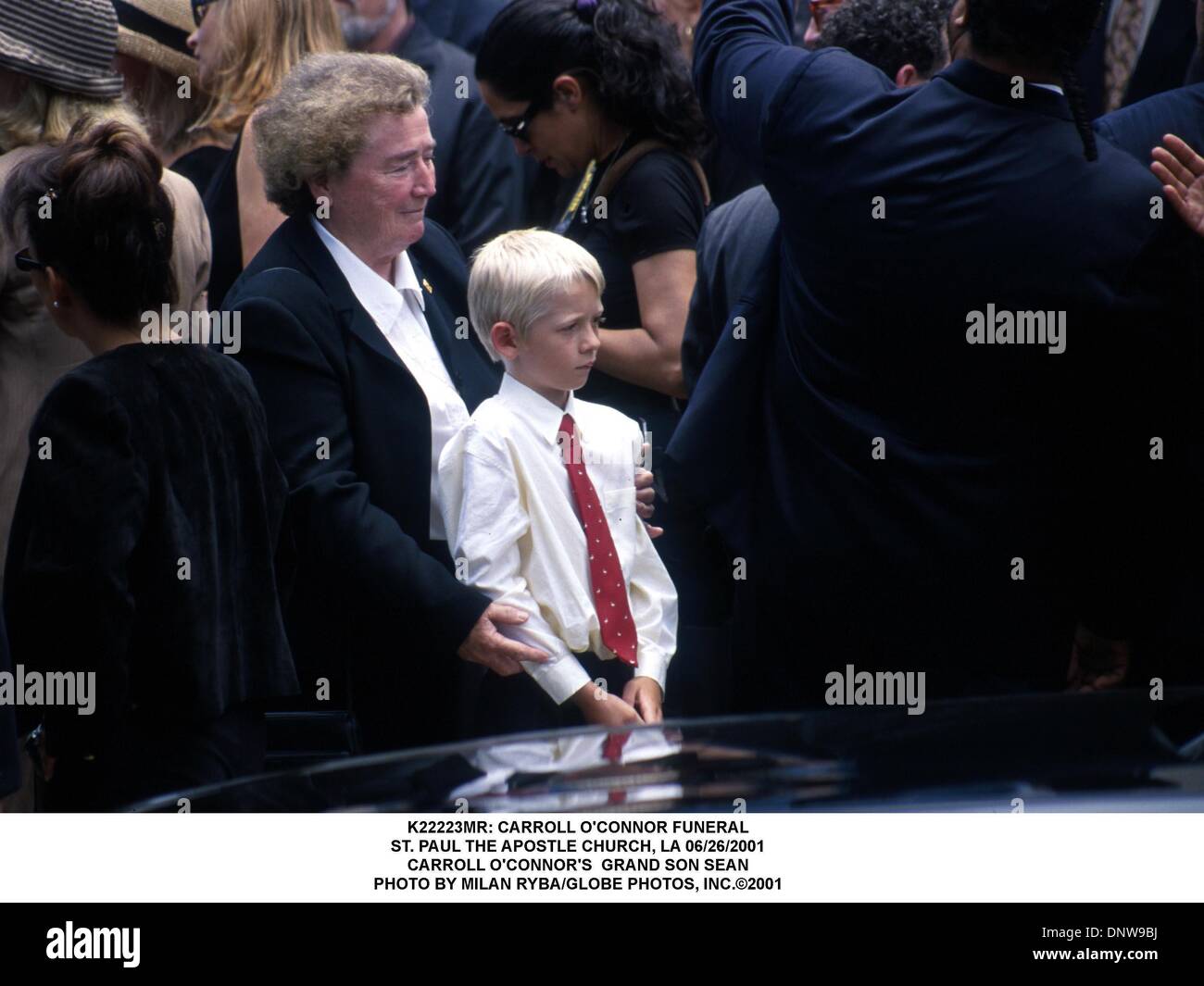 June 26, 2001 - K22223MR: CARROLL O'CONNOR FUNERAL.ST. PAUL THE APOSTLE ...