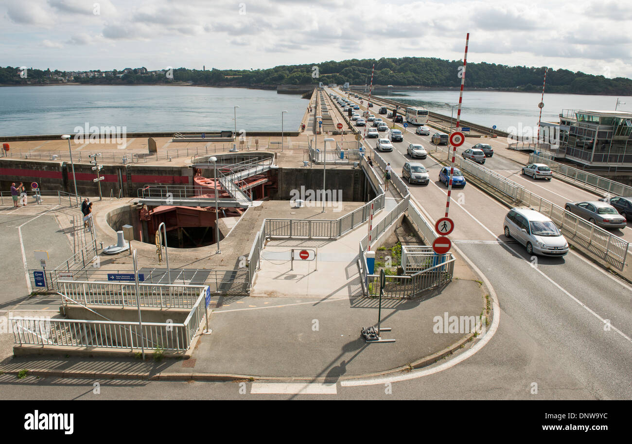 Tidal barrage tide hi-res stock photography and images - Alamy