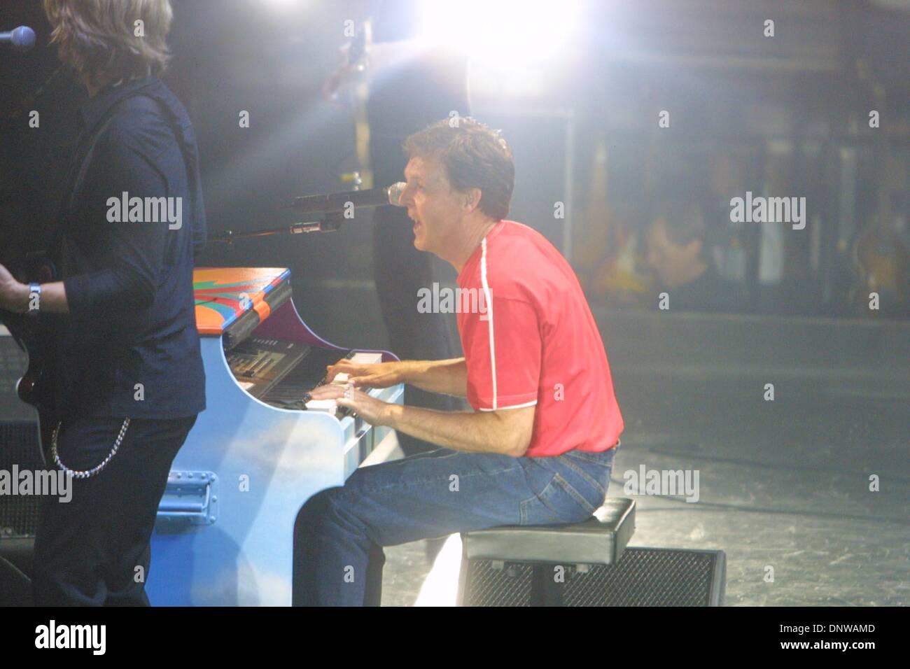 Apr. 17, 2002 - PAUL McCARTNEY'S CONCERT AT THE .CONTINENTAL AIRLINES ...