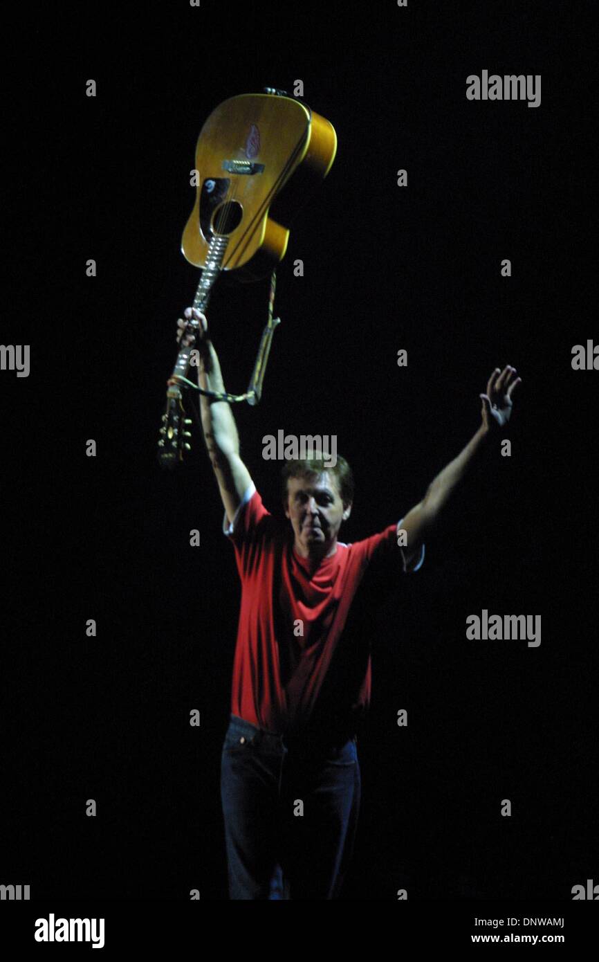 Apr. 17, 2002 - PAUL McCARTNEY'S CONCERT AT THE .CONTINENTAL AIRLINES ...