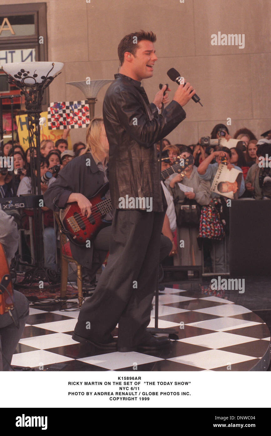 June 11, 1999 - K15896AR 06/11/99.RICKY MARTIN.ON THE SET OF ''THE ...