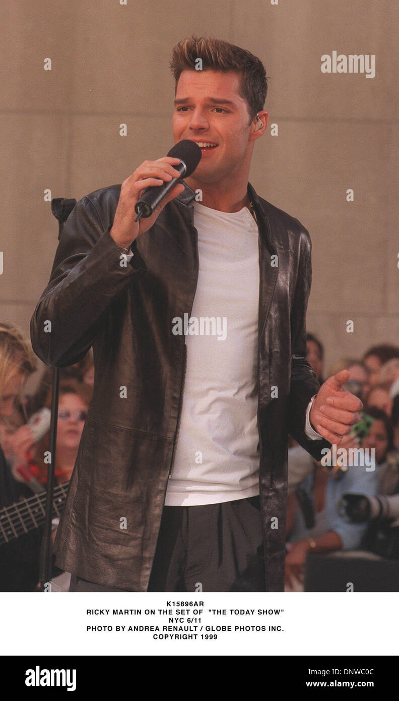 June 11, 1999 - K15896AR 06/11/99.RICKY MARTIN .ON THE SET OF ''THE ...