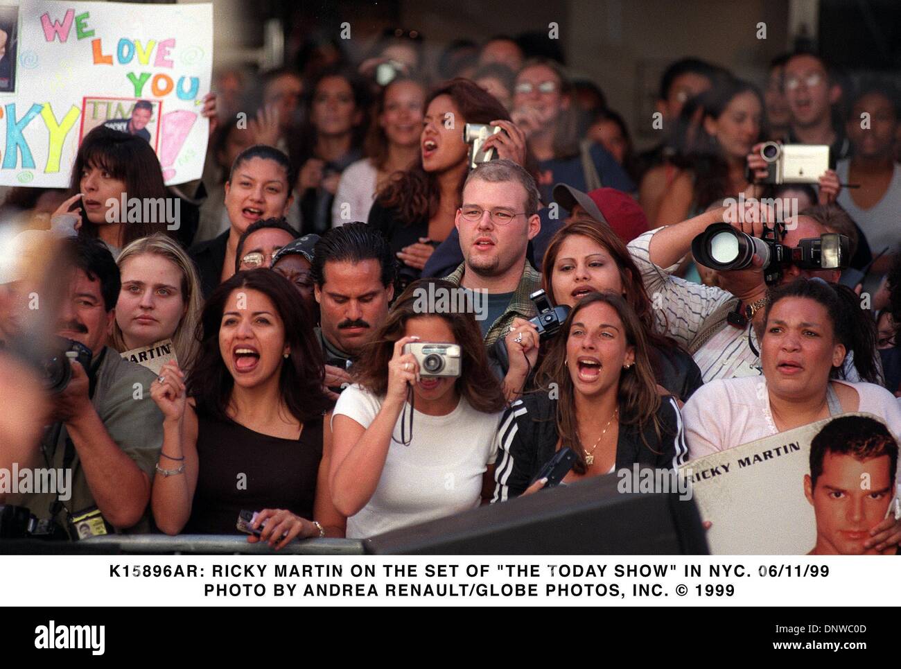 June 11, 1999 - K15896AR 06/11/99.RICKY MARTIN.ON THE SET OF ''THE ...