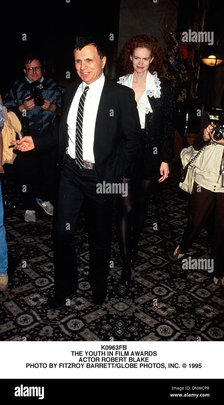 May 7, 2001 - K0963FB.THE YOUTH IN FILM AWARDS.ACTOR ROBERT BLAKE ...