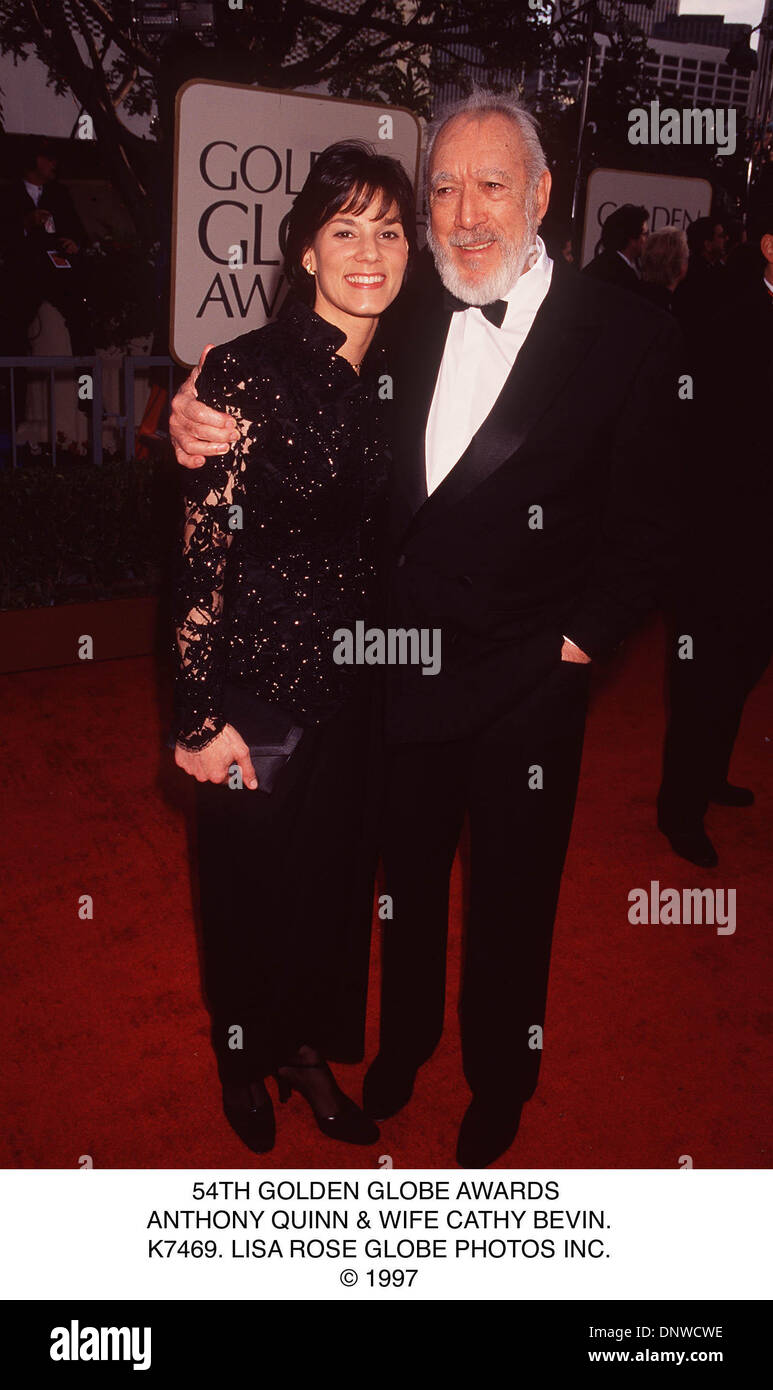 June 5, 2001 - 54TH GOLDEN AWARDS ANTHONY QUINN & WIFE CATHY BEVIN ...