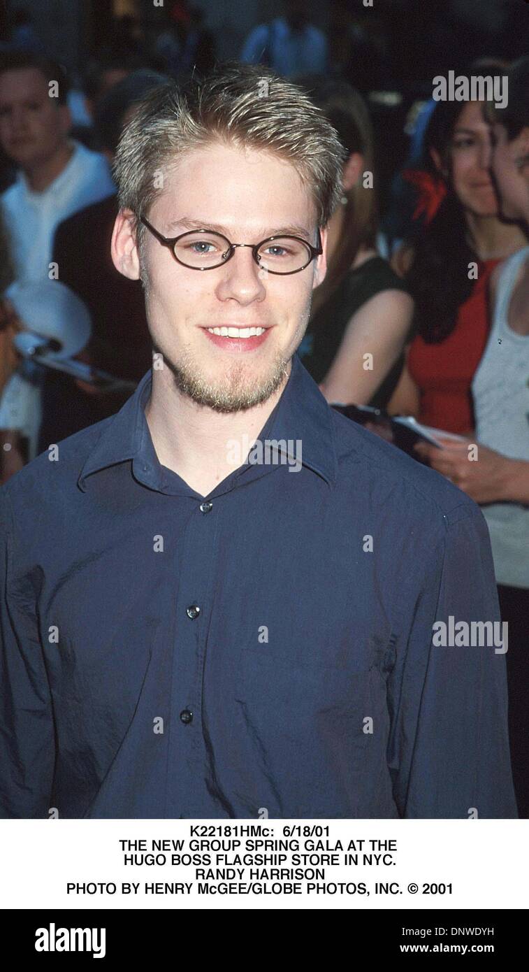 Mar. 14, 2002 - K22181HMc: 6/18/01.THE NEW GROUP SPRING GALA AT THE ...