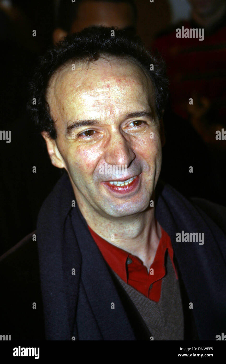 Pinocchio pinocchio 2002 roberto benigni hi-res stock photography and ...
