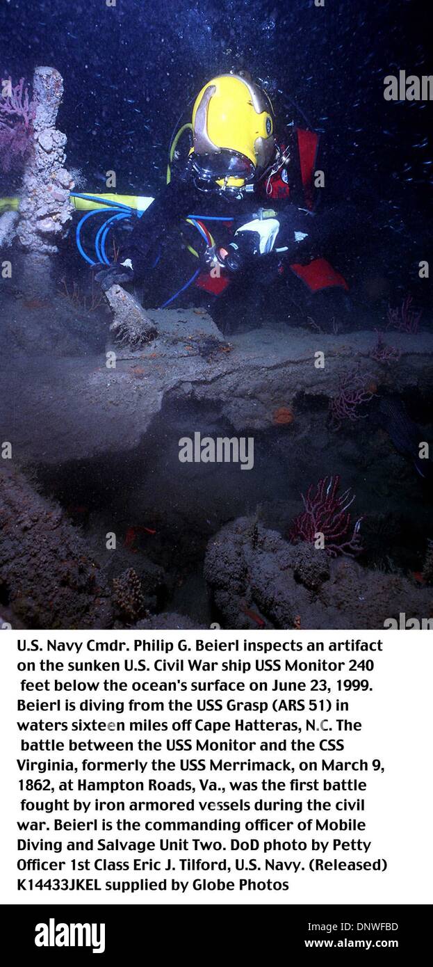 Uss monitor artifact hi-res stock photography and images - Alamy