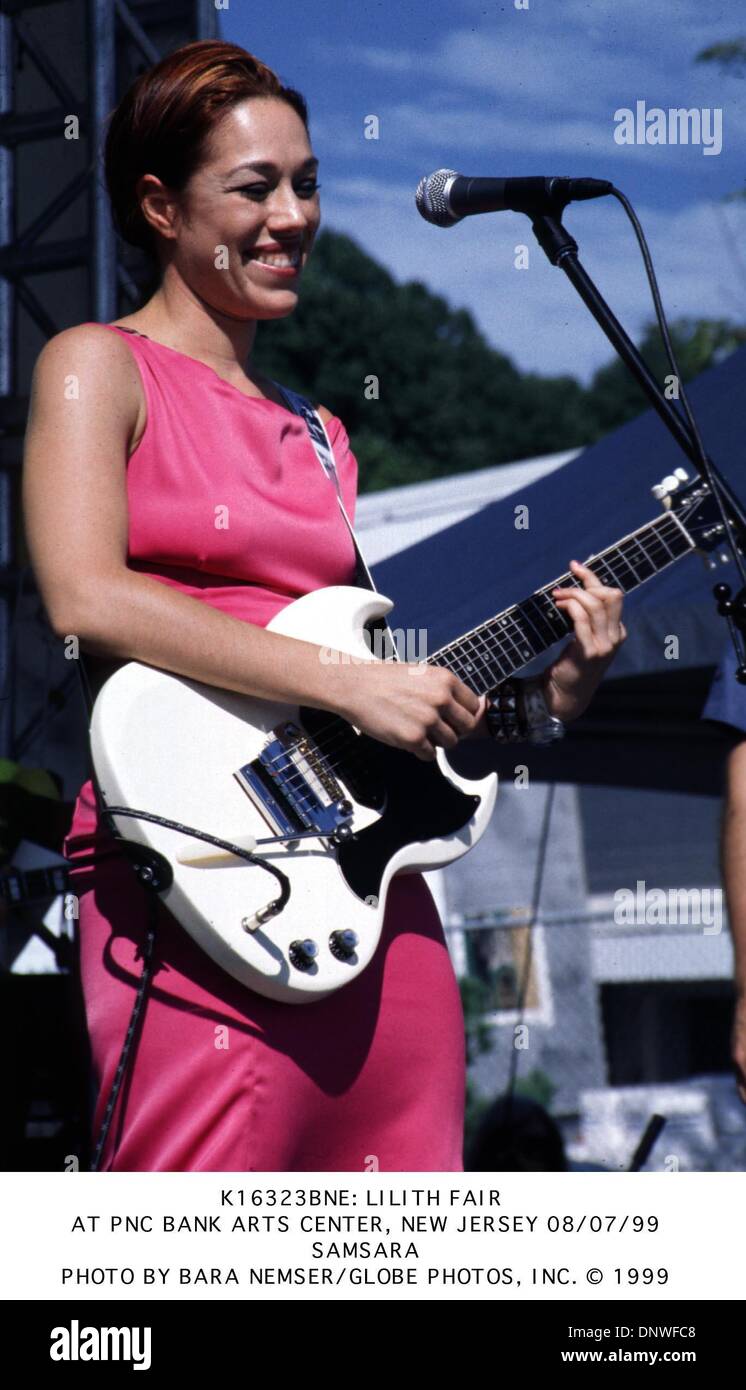 Lilith fair 1999 hi-res stock photography and images - Alamy