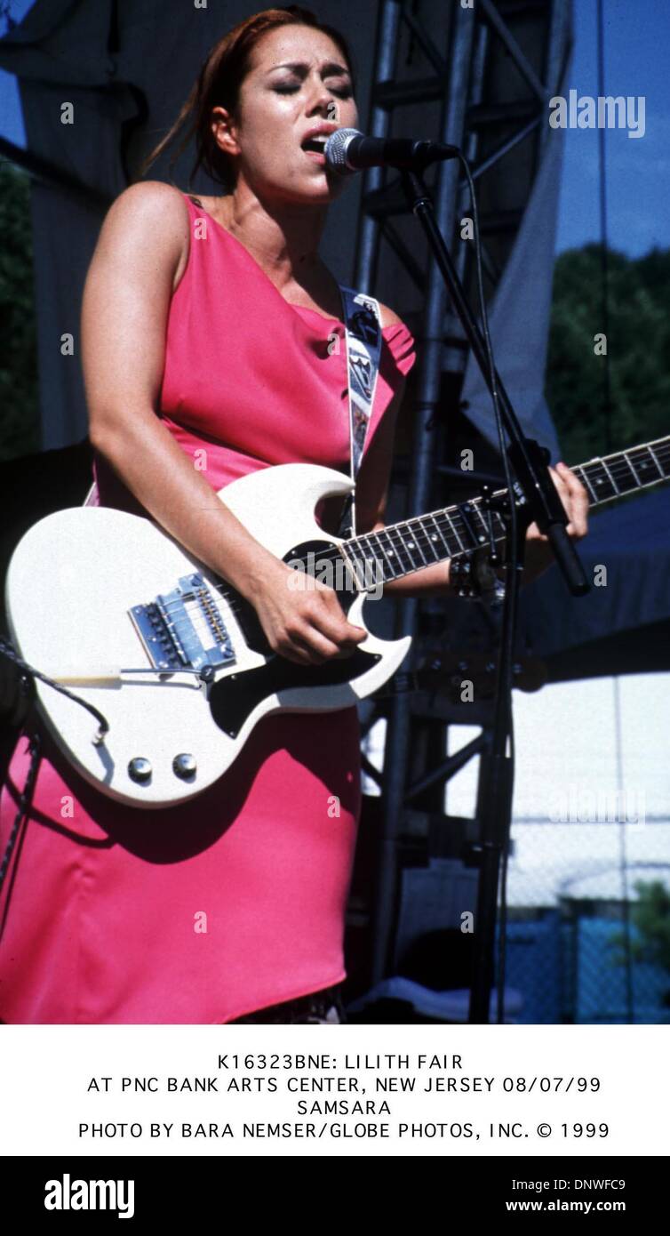Lilith fair 1999 hi-res stock photography and images - Alamy