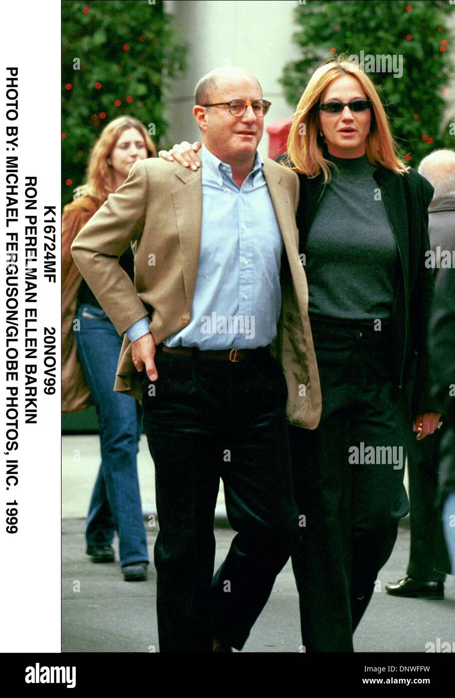 Ron perelman 1999 hi-res stock photography and images - Alamy