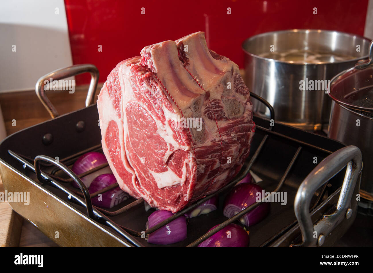 Bone in beef rib hi-res stock photography and images - Alamy