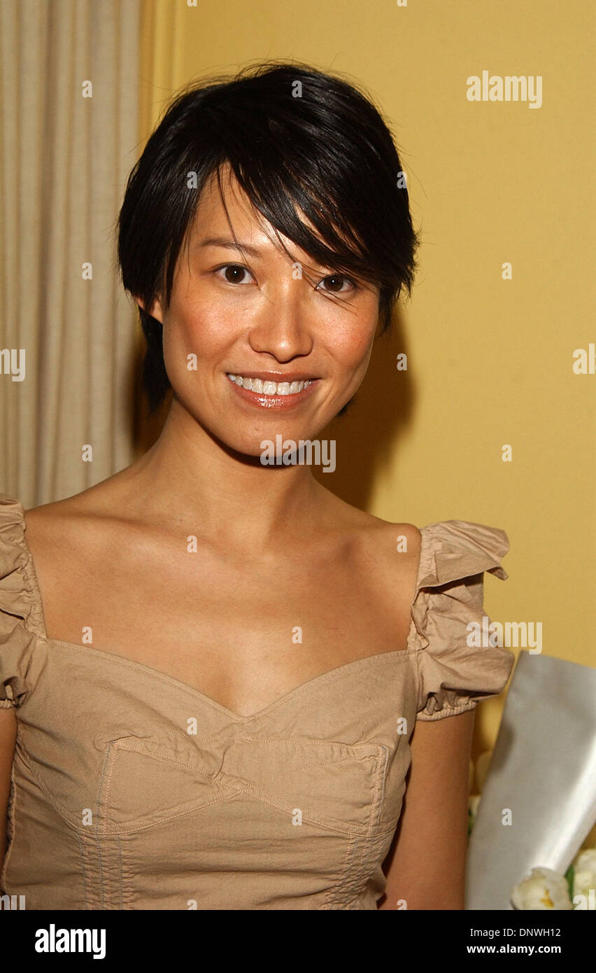 Mar. 18, 2002 - K24456AG JIMMY CHOO'S OSCAR 2002 COLLECTION. AMY GRAVES ...