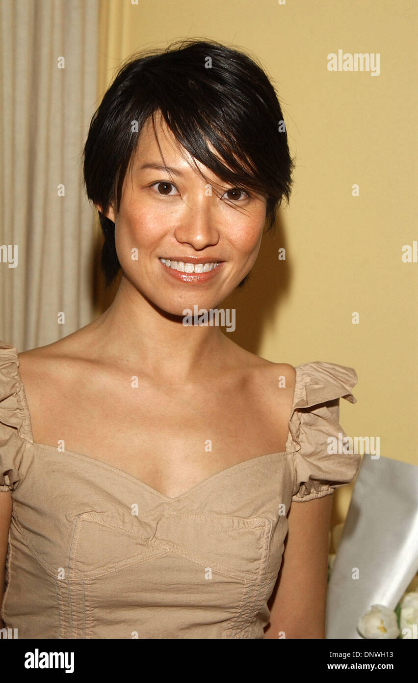 Mar. 18, 2002 - K24456AG JIMMY CHOO'S OSCAR 2002 COLLECTION. AMY GRAVES ...