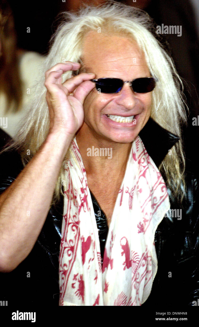 Aug. 30, 2002 - David Lee Roth.MTV Video Music Awards.Radio City Music ...