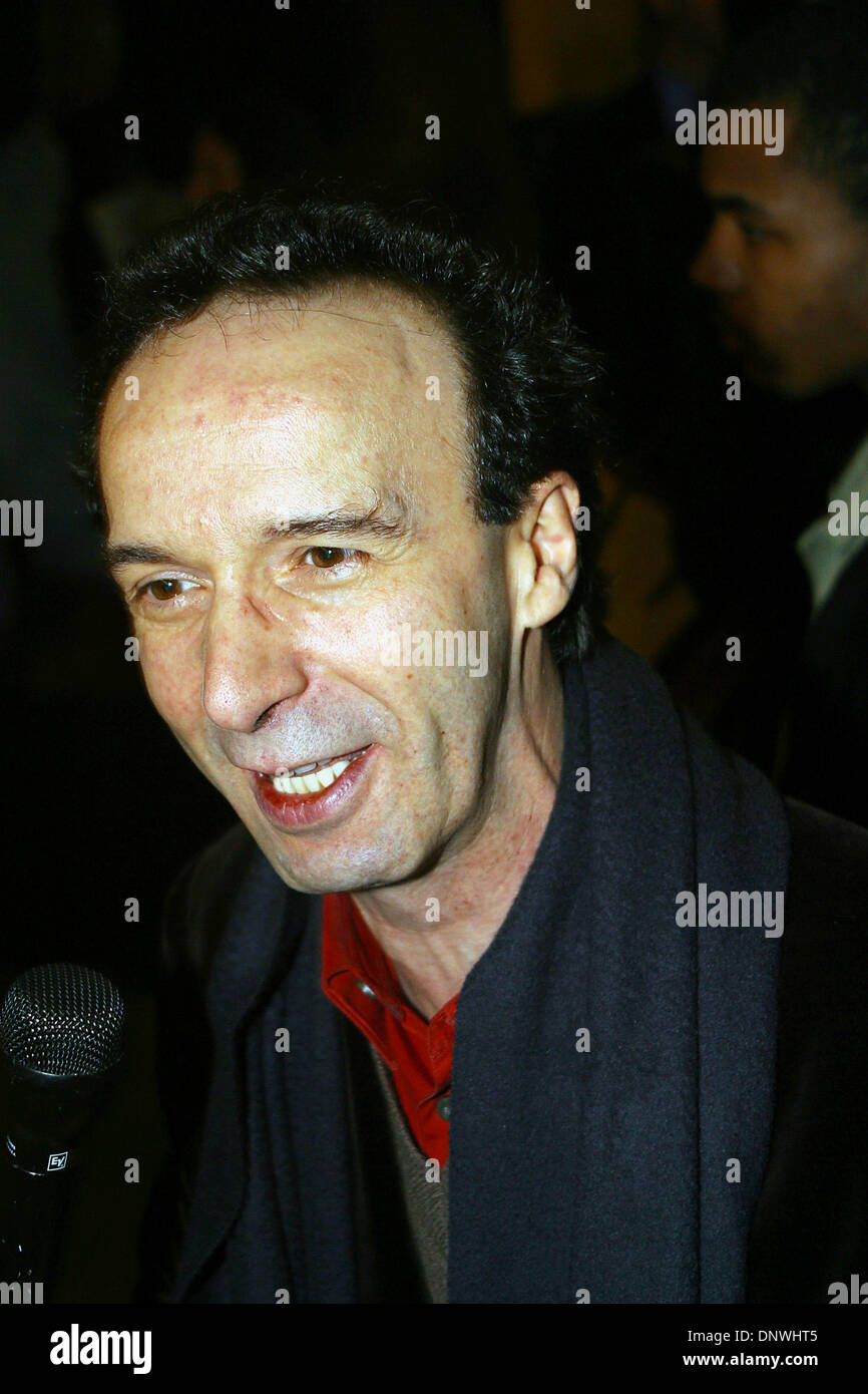 Pinocchio pinocchio 2002 roberto benigni hi-res stock photography and ...