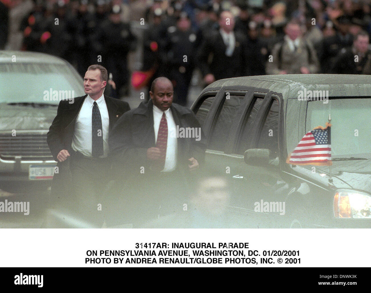 Jan. 18, 2001 - 31417AR: INAUGURAL PARADE .ON PENNSYLVANIA AVENUE ...