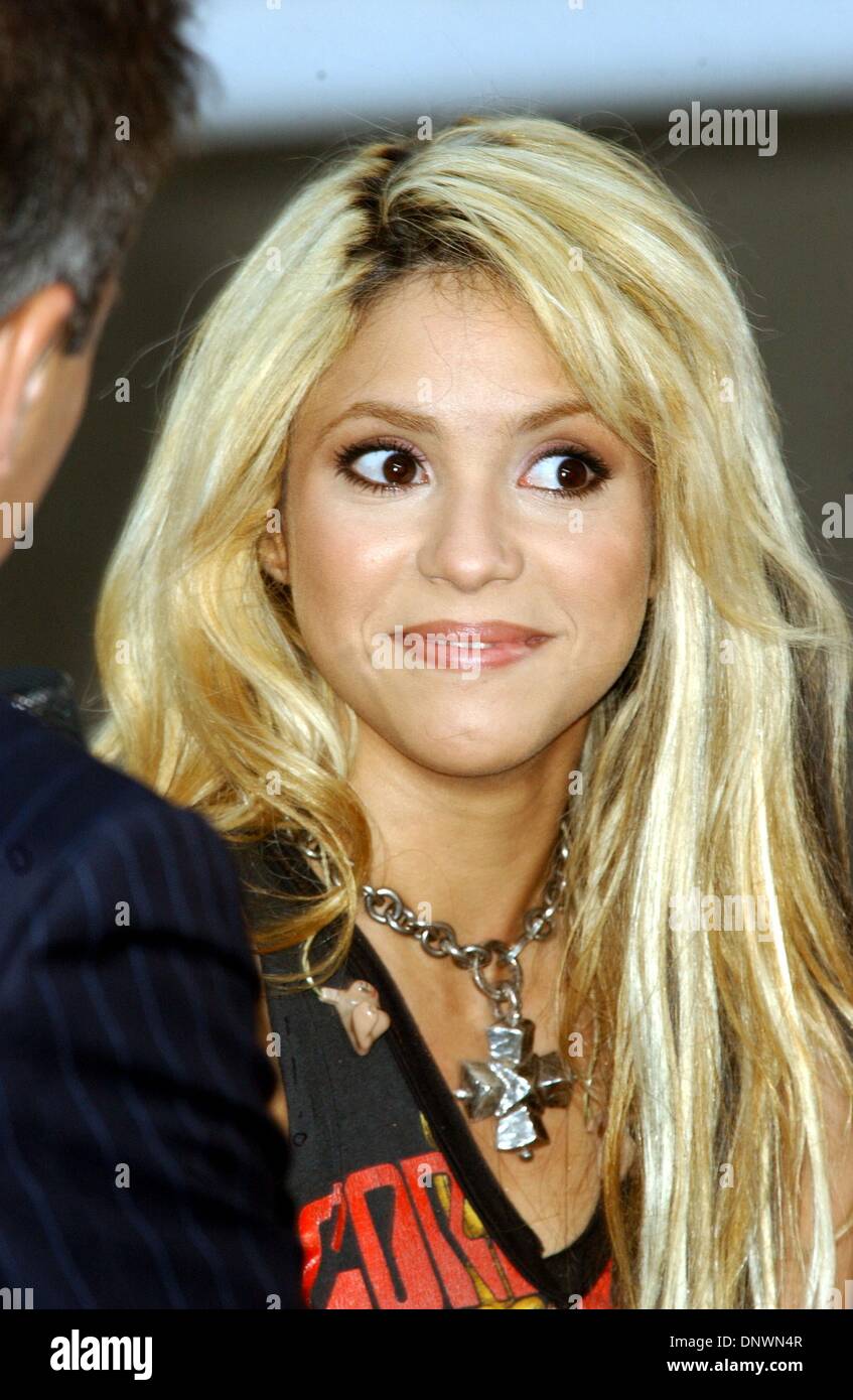 May 31, 2002 - K25187AR SHAKIRA PERFORMS ON .NBC'S TODAY SHOW.NYC, 05 ...