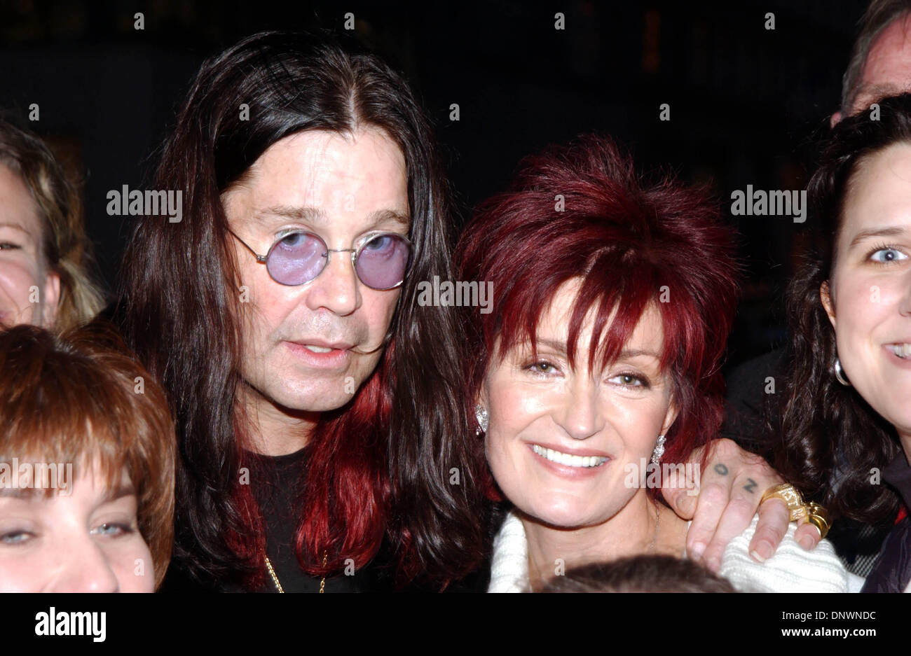 Nov. 25, 2002 - K27522AR **EXCLUSIVE** SHARON AND OZZY OSBOURNE ON 5TH ...