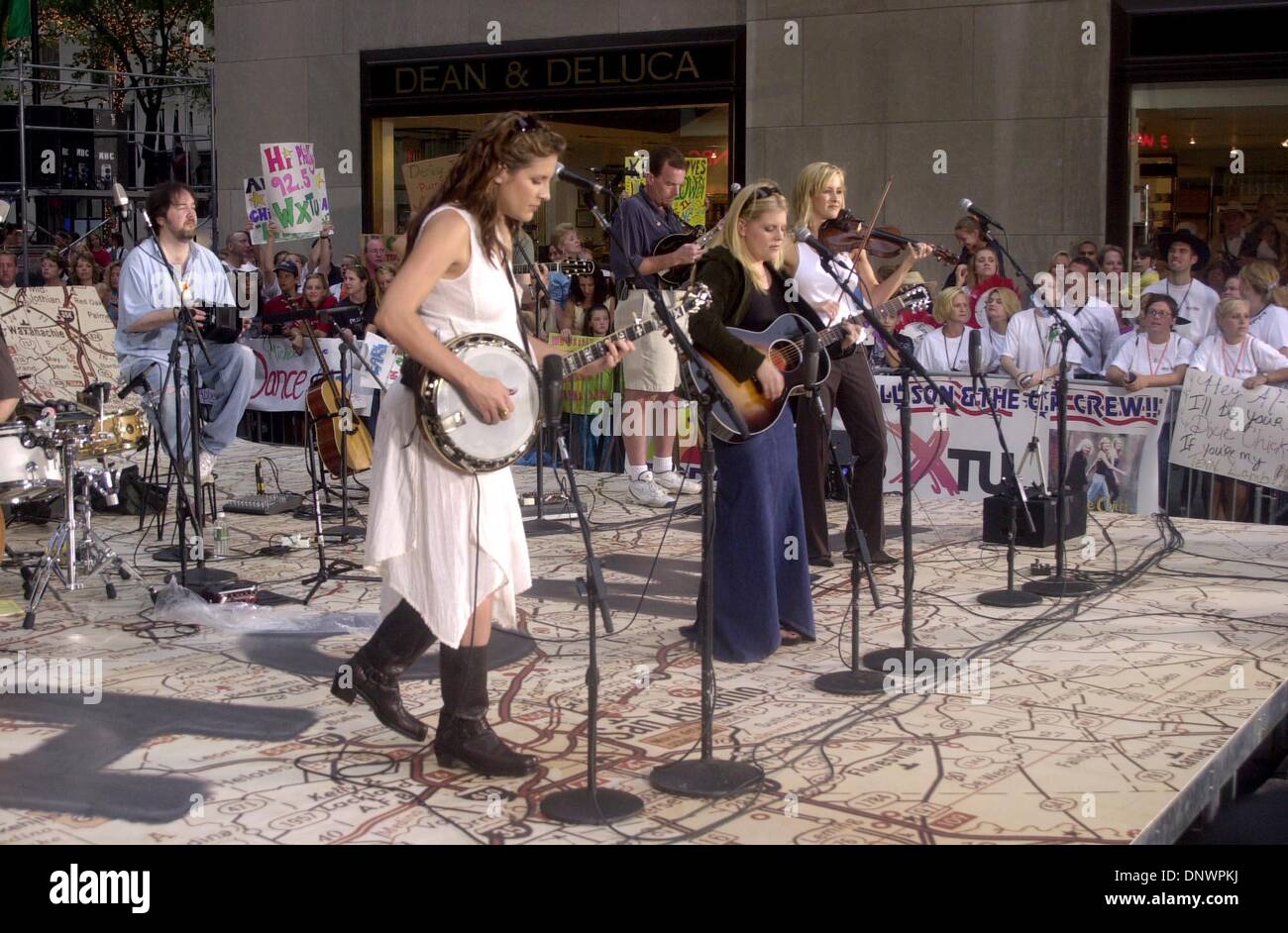 Dixie chicks 2002 hi-res stock photography and images - Alamy