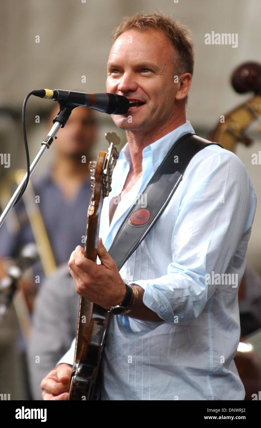 Windows xp hi-res stock photography and images - Alamy