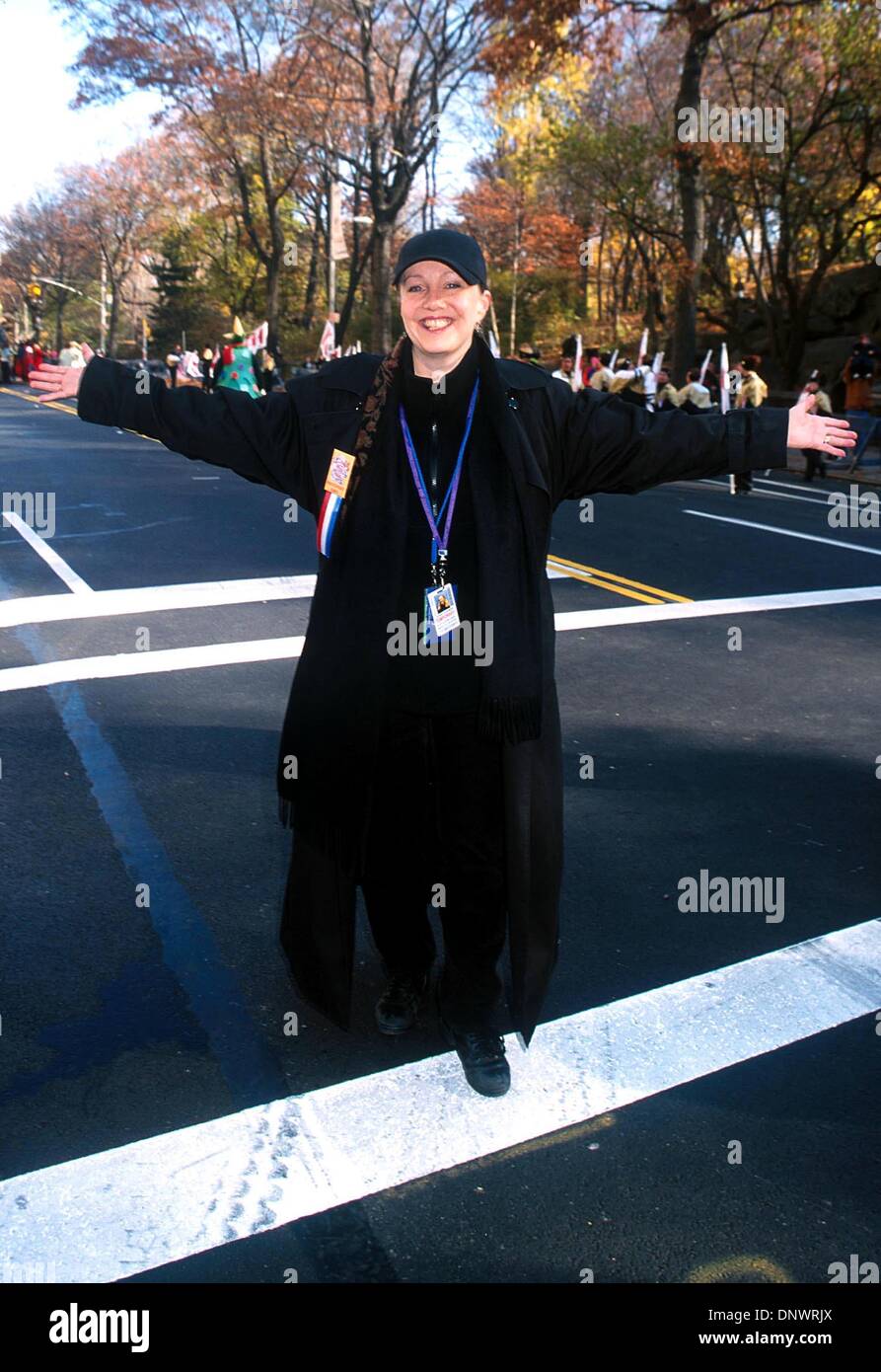 Macy's thanksgiving day parade 2001 hi-res stock photography and images ...