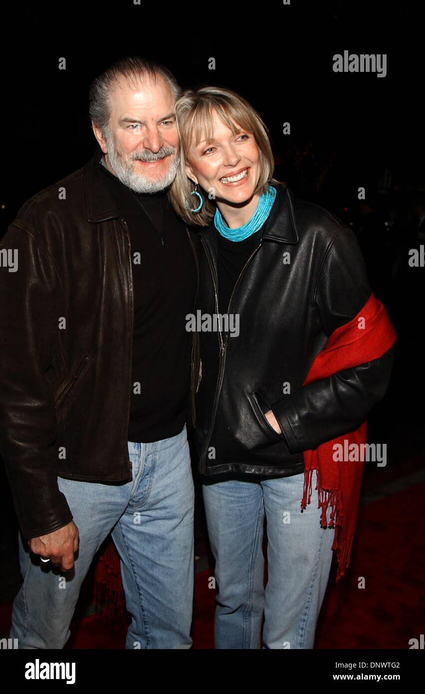 Apr. 9, 2002 - K24641AG: ''FRAILTY'' PREMIERE AT LAEMMLE SANTA MONICA ...