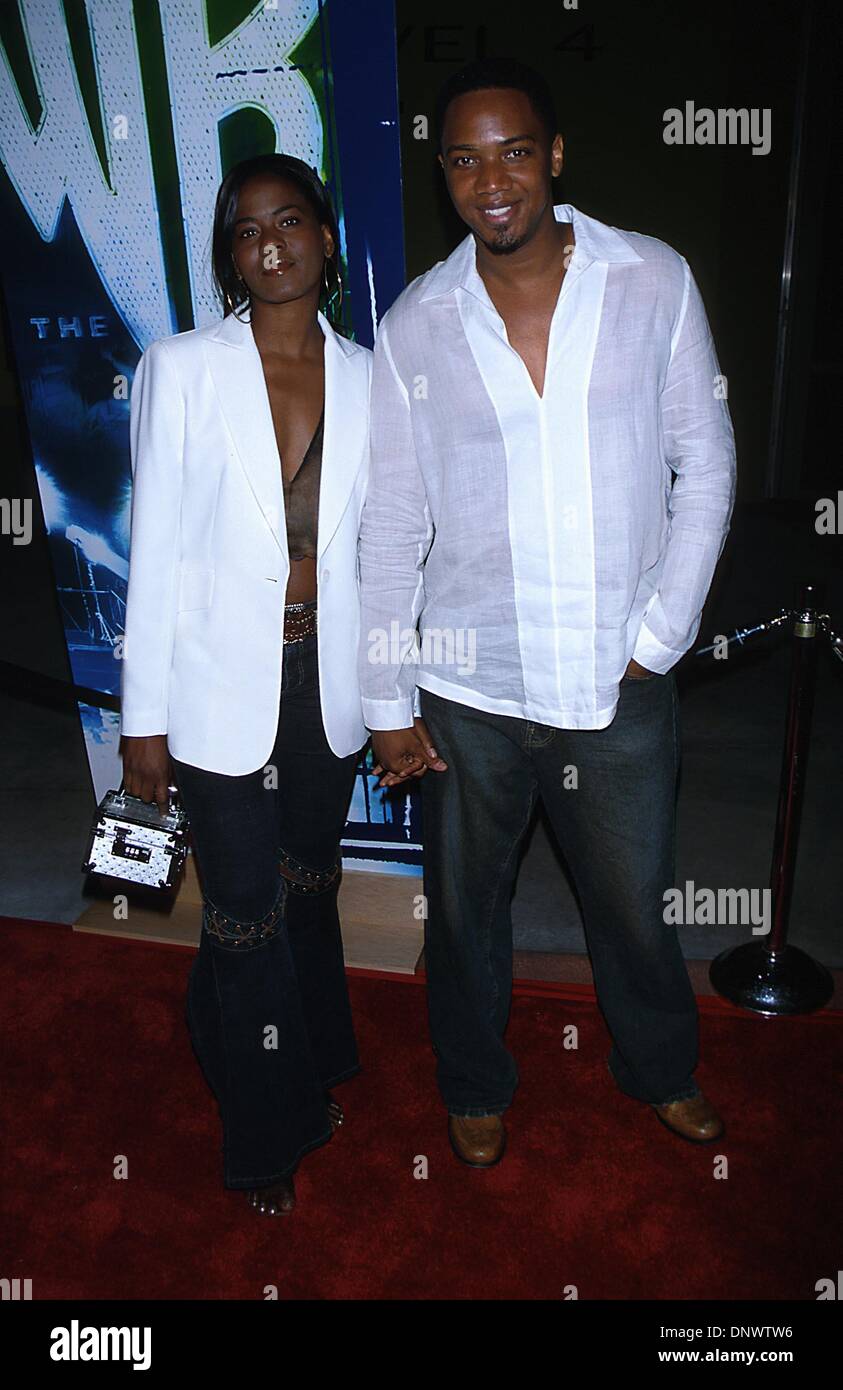 July 14, 2002 - K25542MR: THE WB NETWORK'S 2002 SUMMER PARTY ...