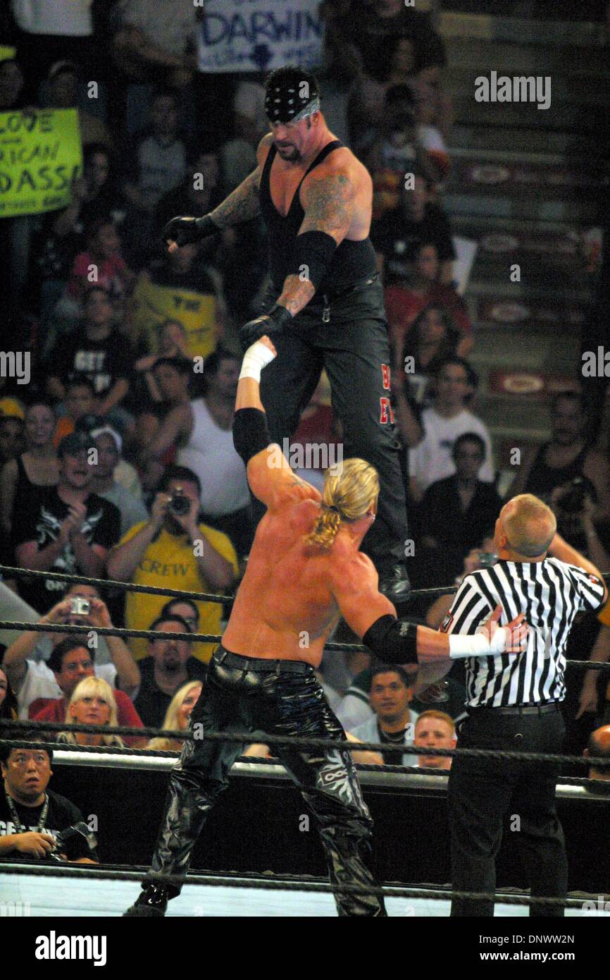 Wwe undertaker hi-res stock photography and images - Alamy