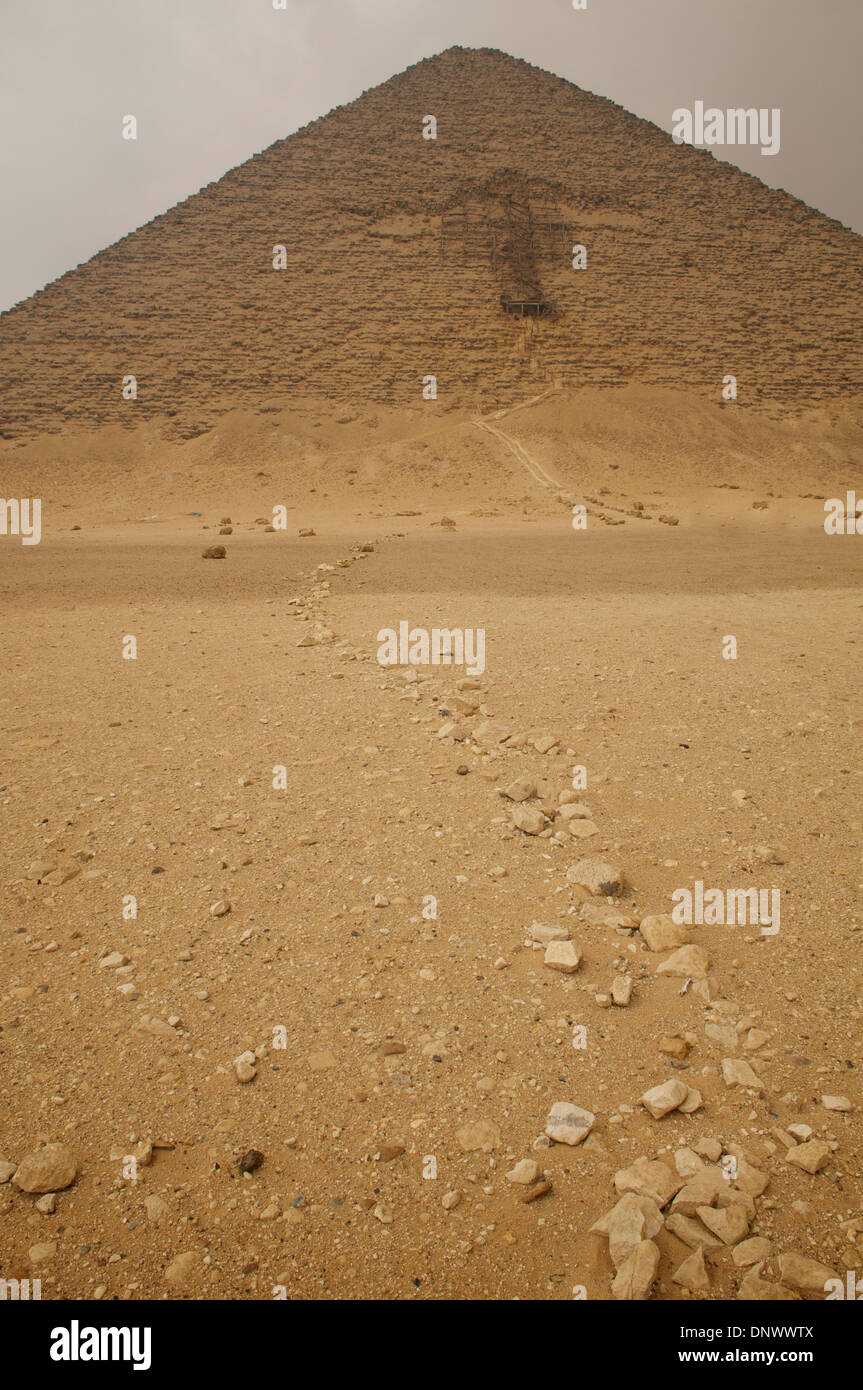 Entrance half-way up the northern slope of the Red Pyramid at Dahshur ...