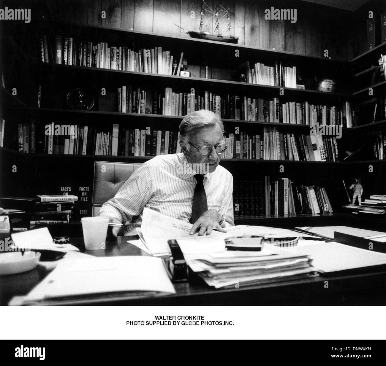 Walter cronkite Black and White Stock Photos & Images - Alamy