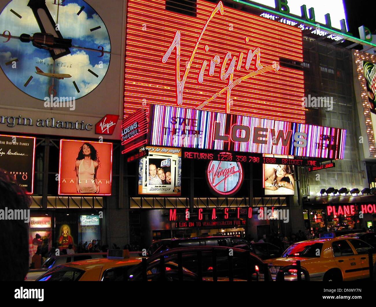 Times square 2001 hi-res stock photography and images - Alamy
