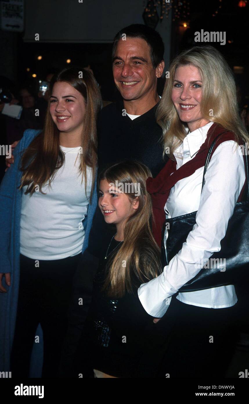 Harry potter sorcerer's stone film hi-res stock photography and images ...