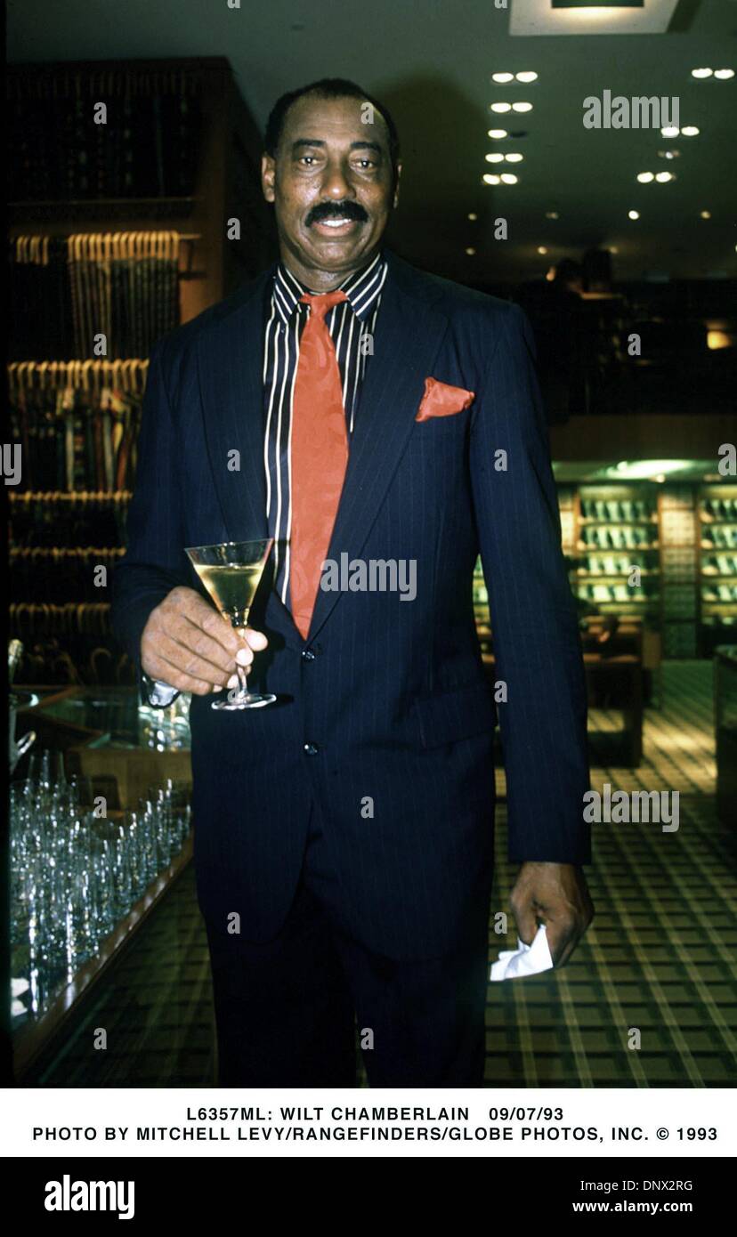 Wilt chamberlain hi-res stock photography and images - Alamy