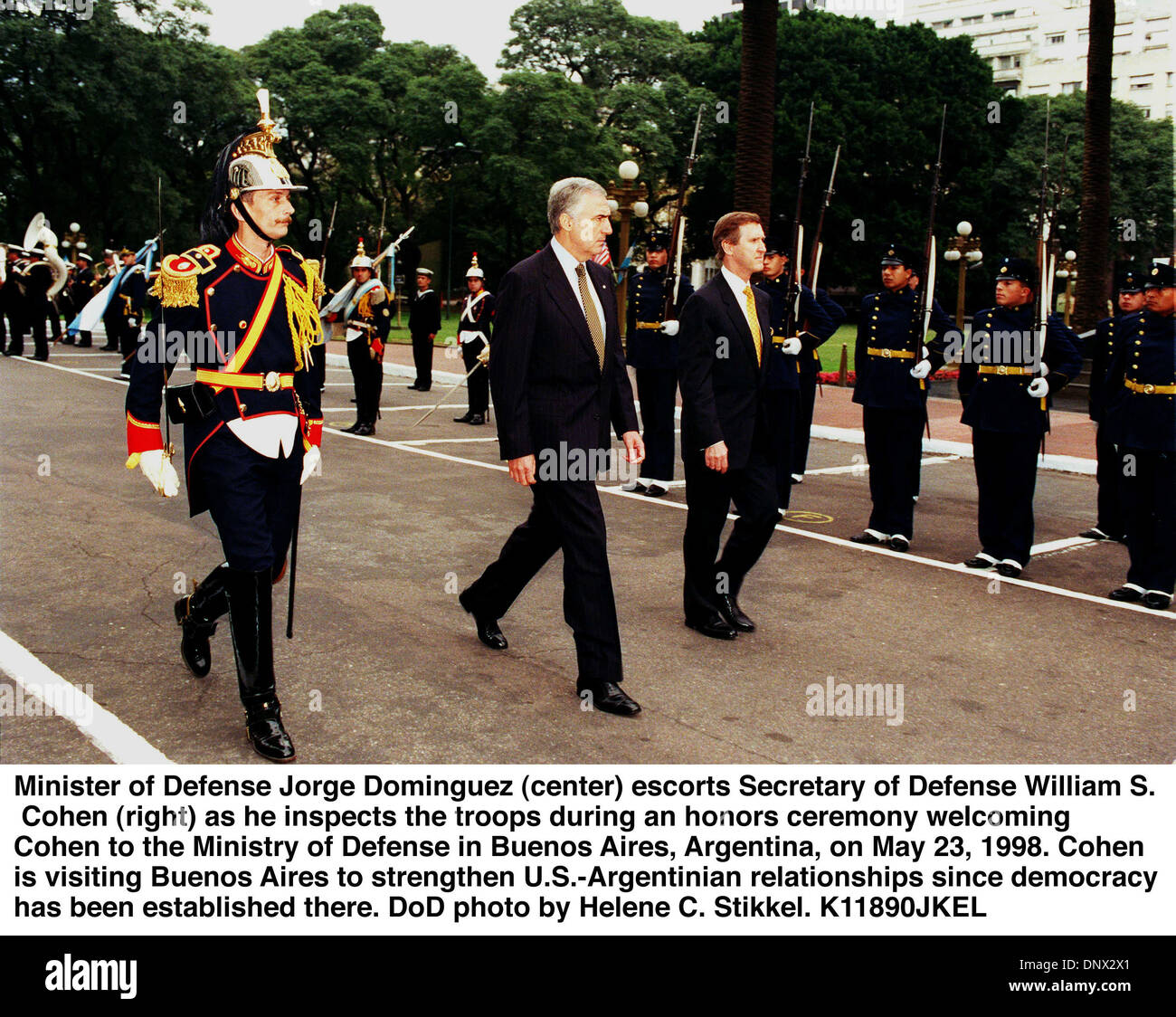 U s secretary defense william cohen hi-res stock photography and images ...