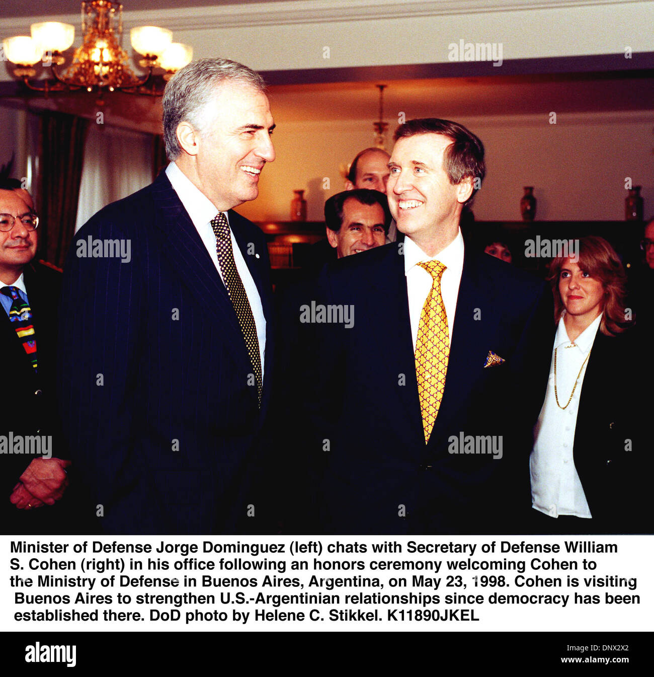 U s secretary defense william cohen hi-res stock photography and images ...