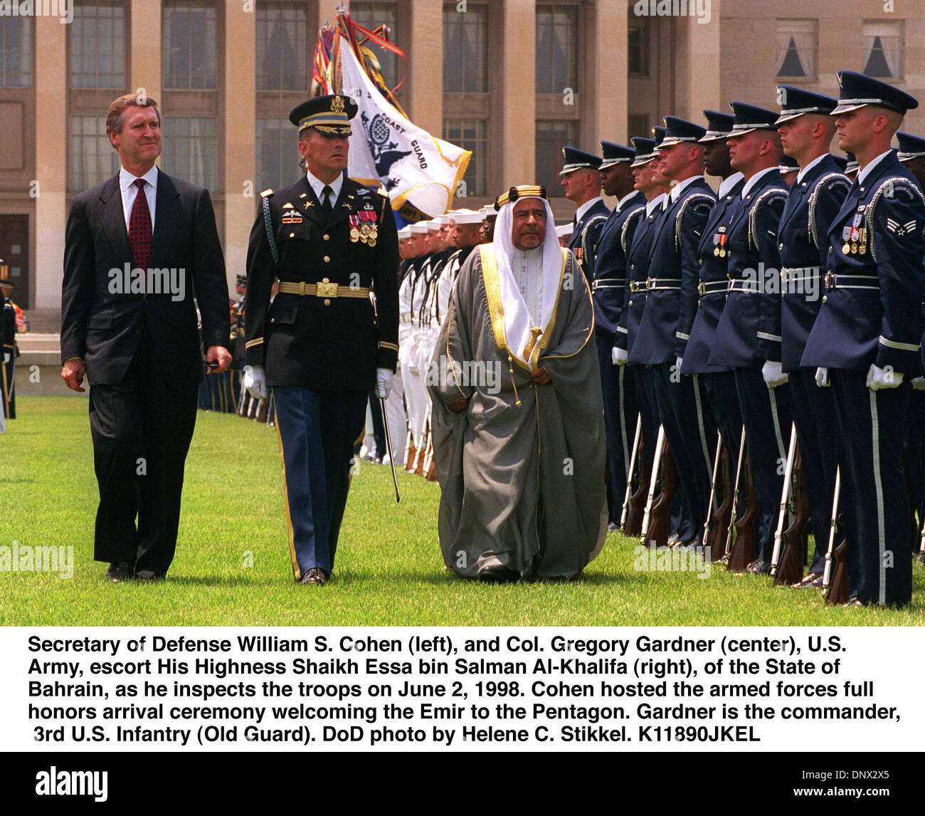 U s secretary defense william cohen hi-res stock photography and images ...