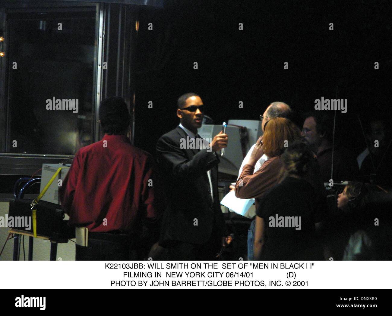 June 14, 2001 - K22103JBB: WILL SMITH ON THE SET OF ''MEN IN BLACK I I ...
