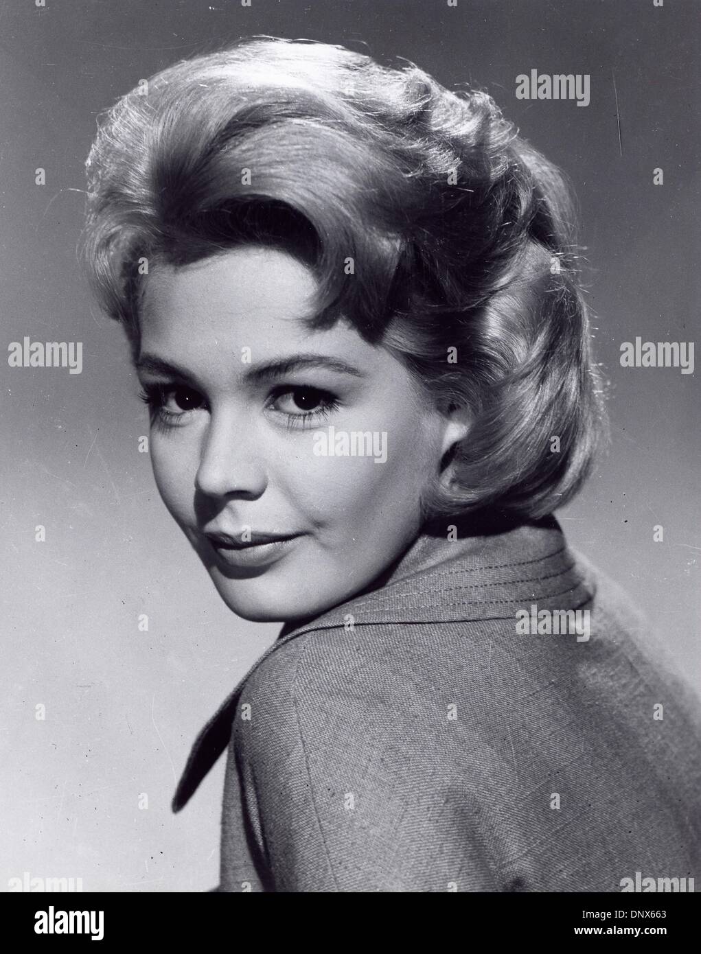 Sandra dee 1962 hi-res stock photography and images - Alamy