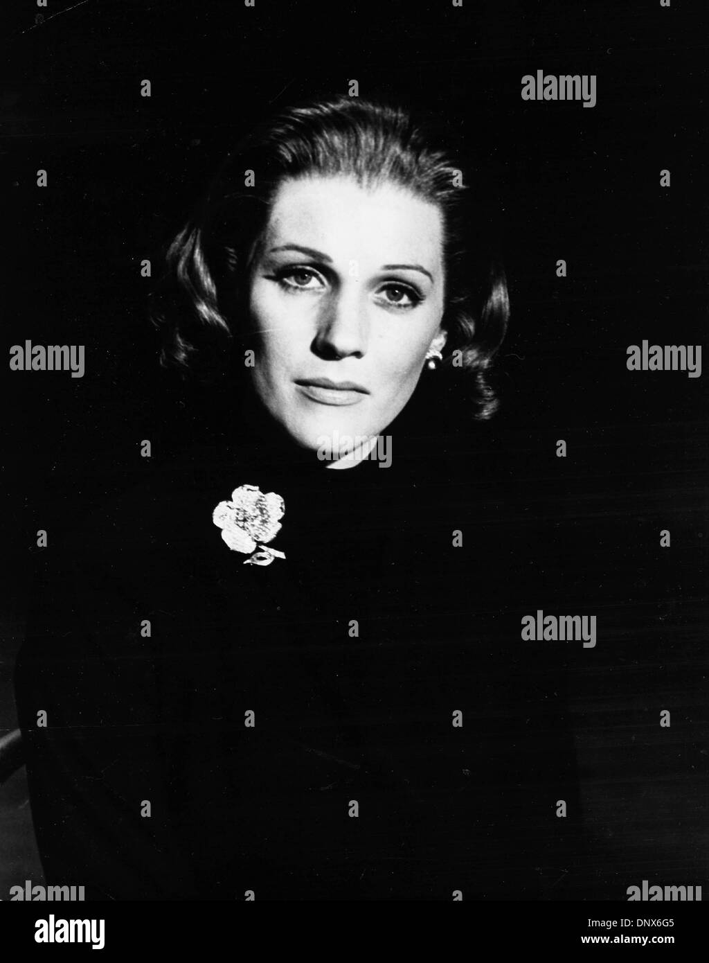 Julie andrews star 1968 hi-res stock photography and images - Alamy
