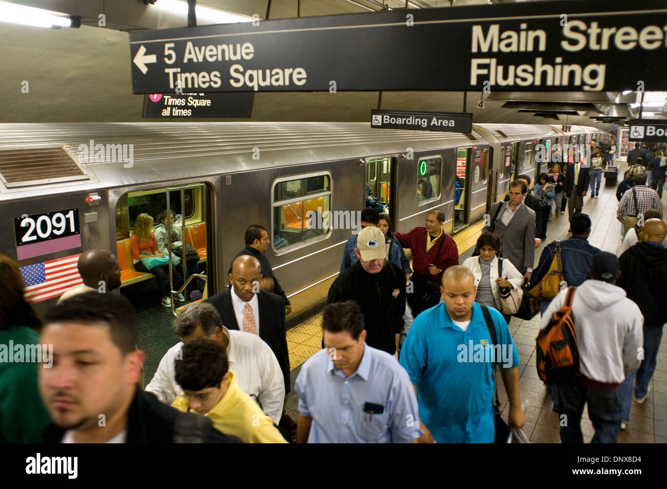 Platform Subway Line 7 Station Grand Central Terminal on the Lower ...