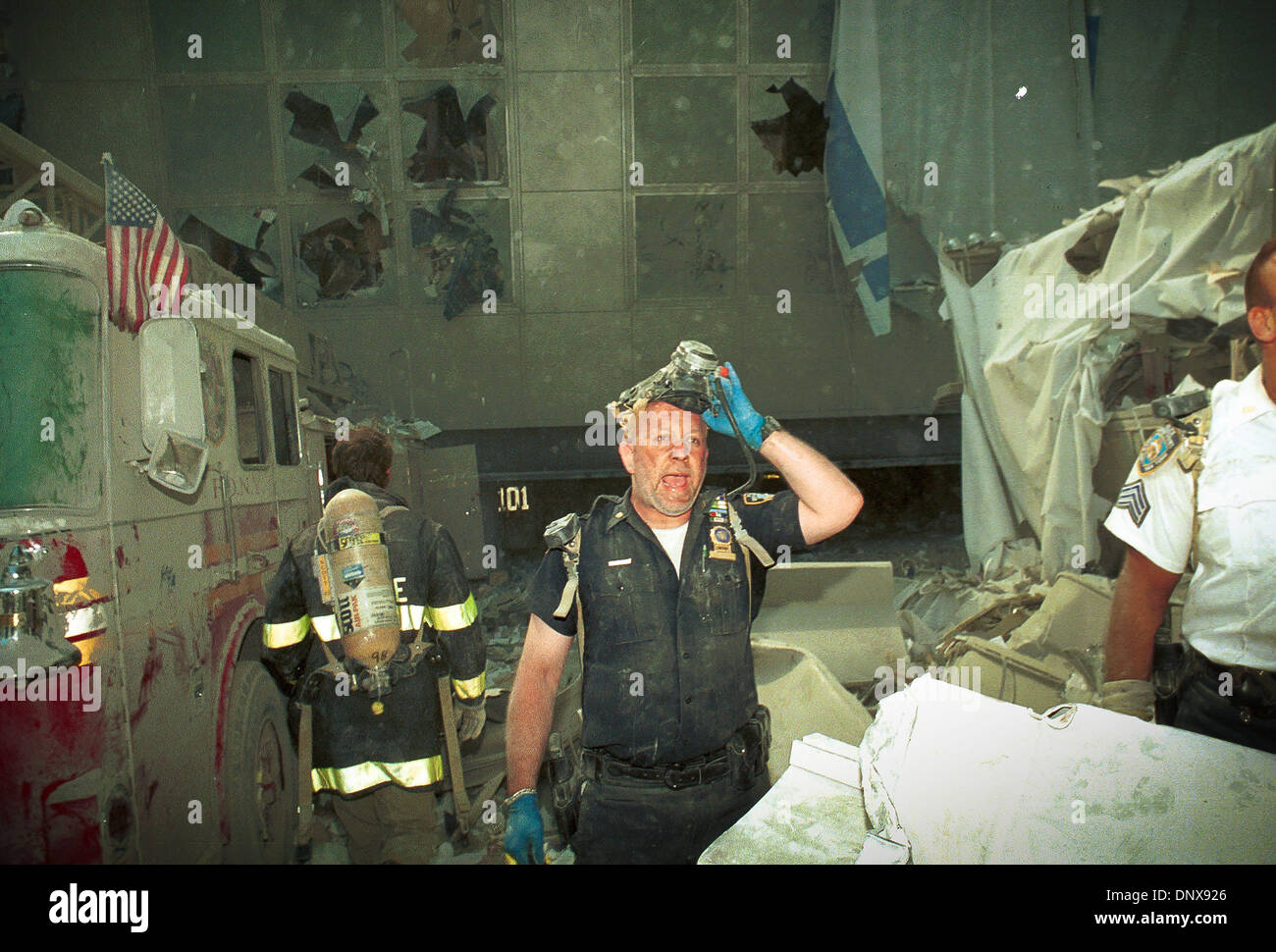 World trade center attack 2001 police hi-res stock photography and ...